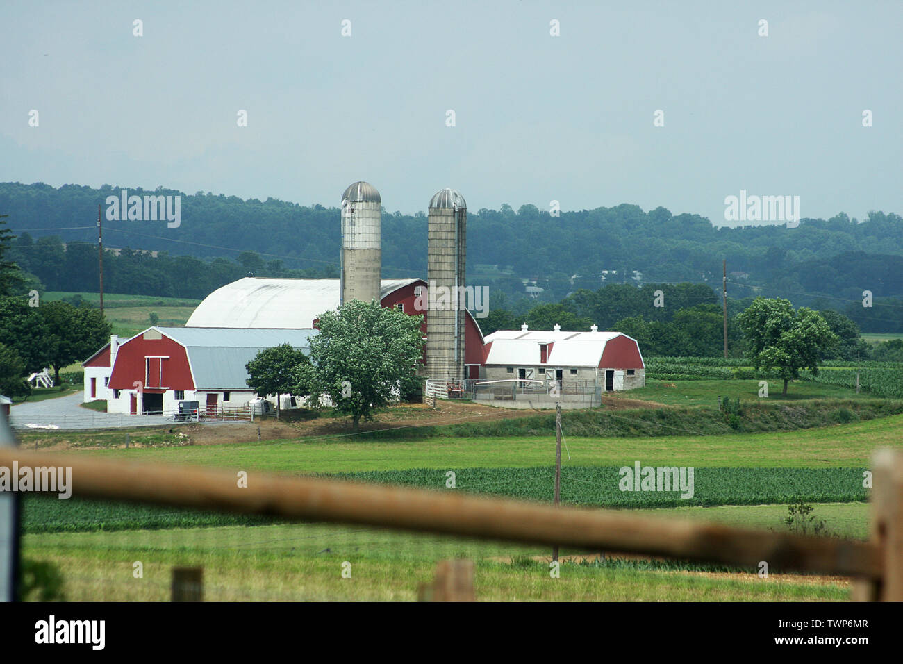 Farm Yard Building Tradition High Resolution Stock Photography and ...