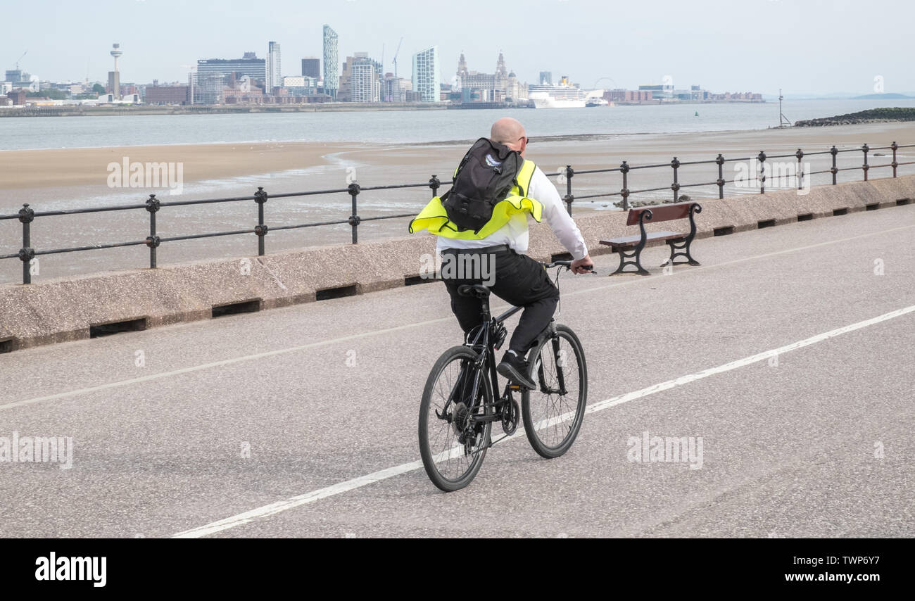 New brighton promenade river liverpool hi-res stock photography and ...