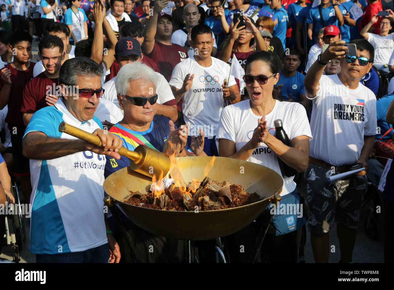 Philippines olympic torch hi-res stock photography and images - Alamy