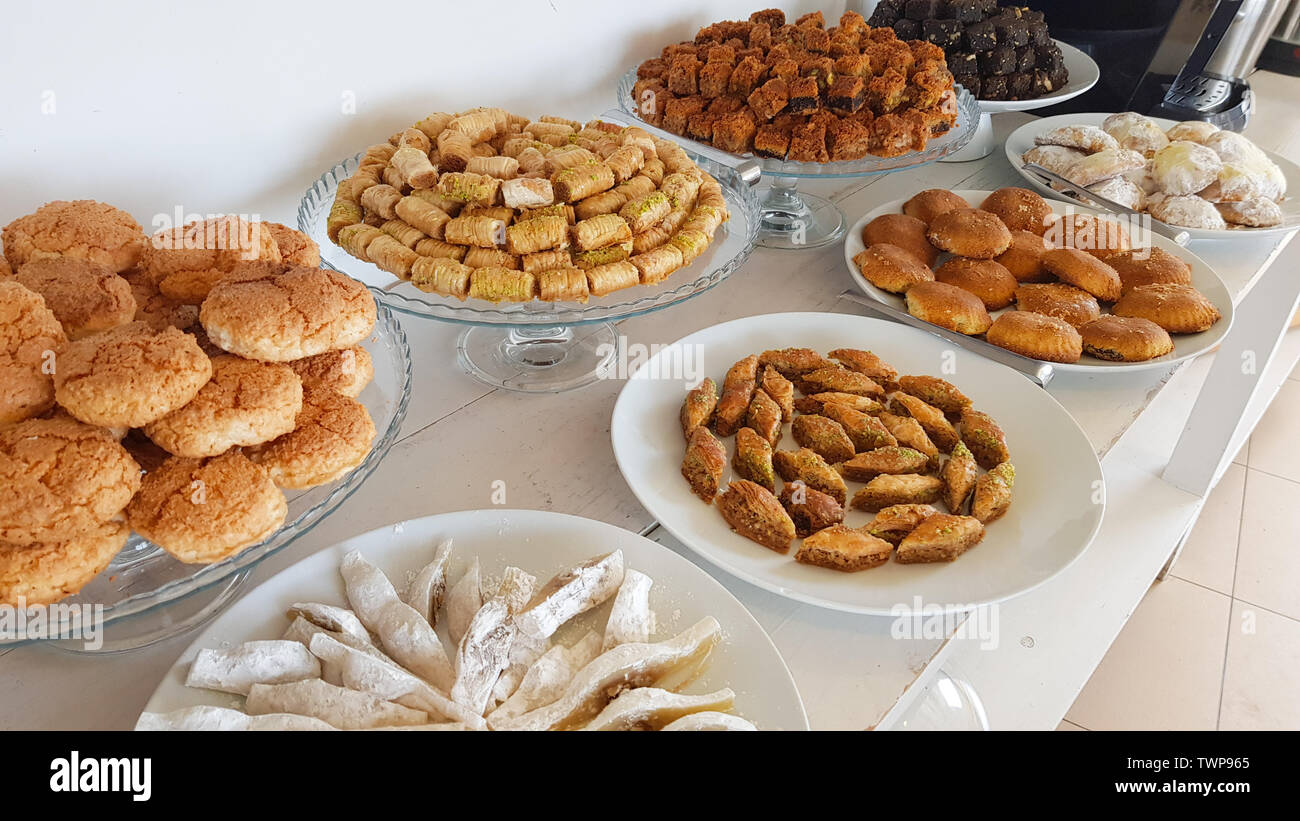Lebanese sweets hi-res stock photography and images - Alamy