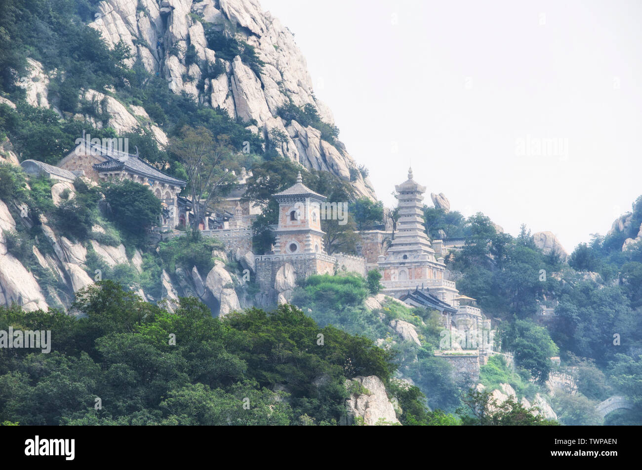 Sanhuangzhai monastery hi-res stock photography and images - Alamy