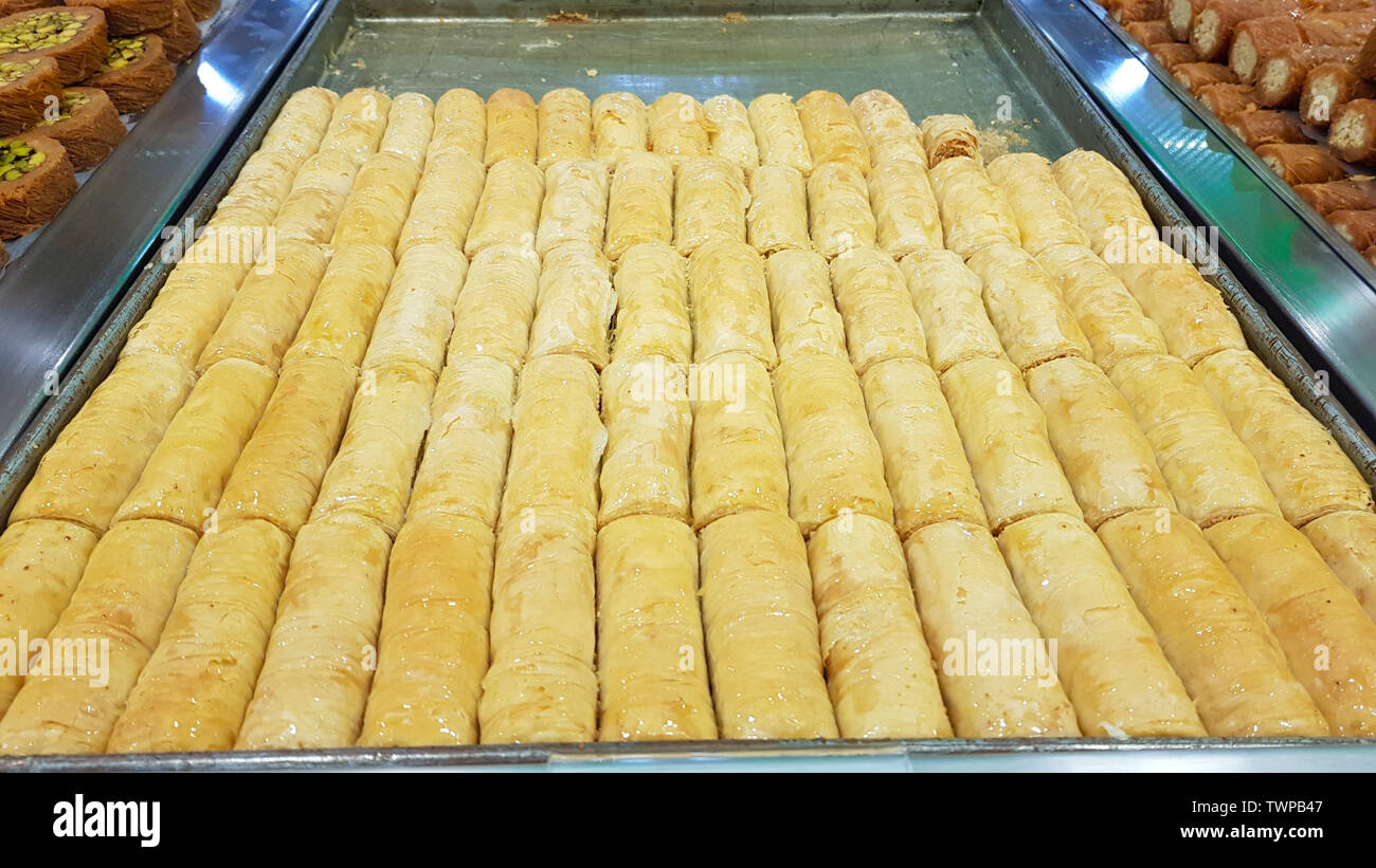 Golden Bird Cake High Resolution Stock Photography and Images - Alamy