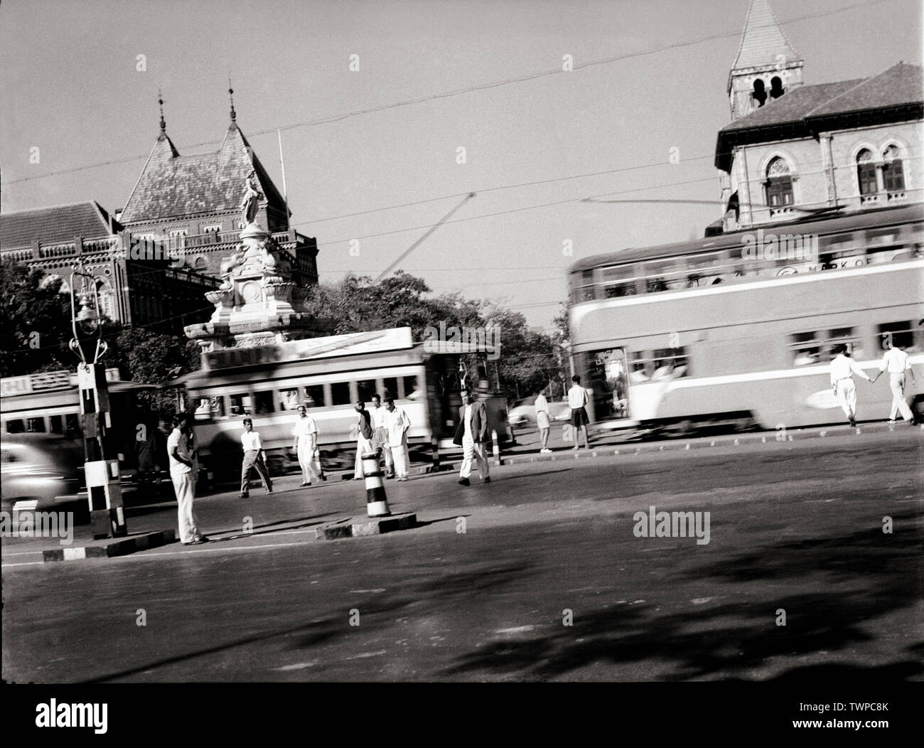 FLORA FOUNTAIN WITH TRAMS IN MOTION 1955, MUMBAI, INDIA Stock Photo - Alamy