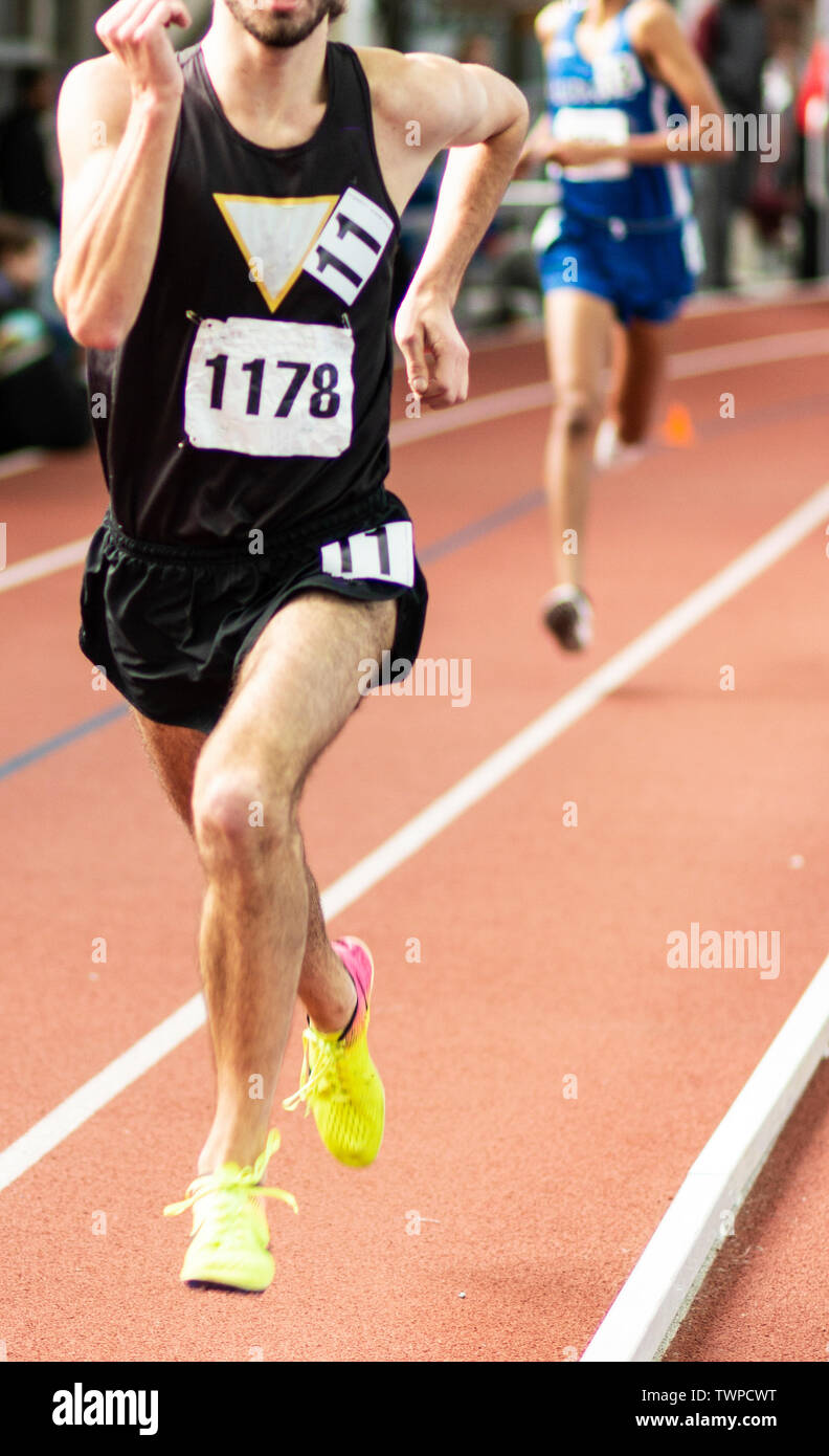 Runner track mile hi-res stock photography and images - Alamy