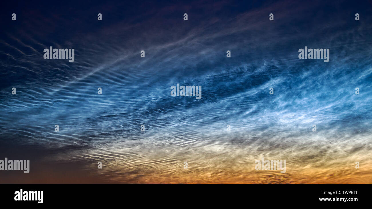 Night sky clouds hi-res stock photography and images - Alamy