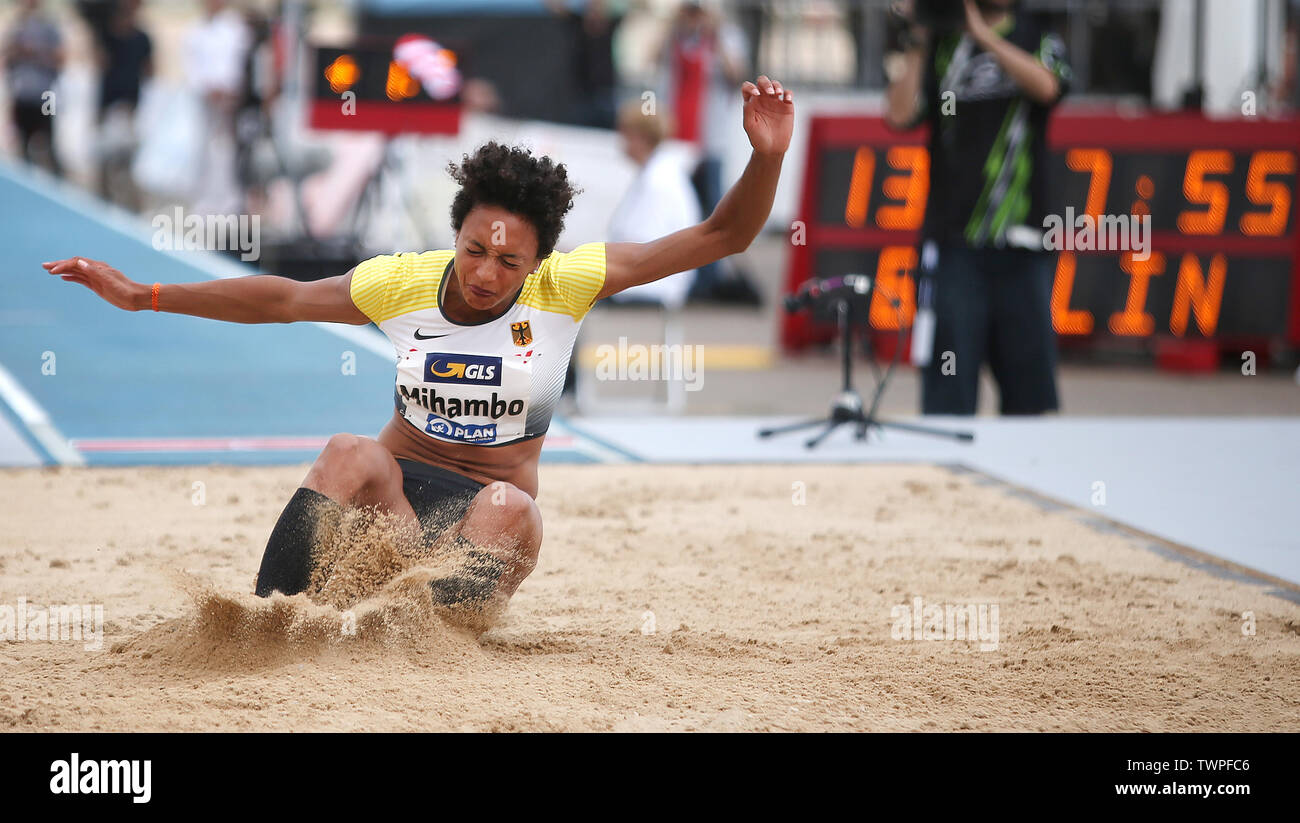 Long jump sand pit on hi-res stock photography and images - Alamy