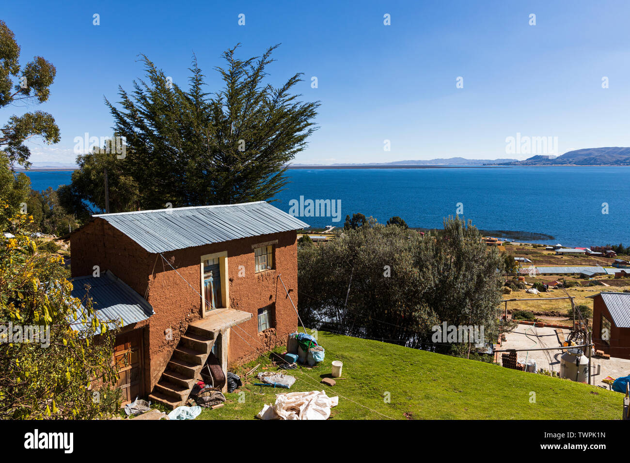 Adobe mud built house in Luquina Chico, Lake Titicaca, Peru, South ...