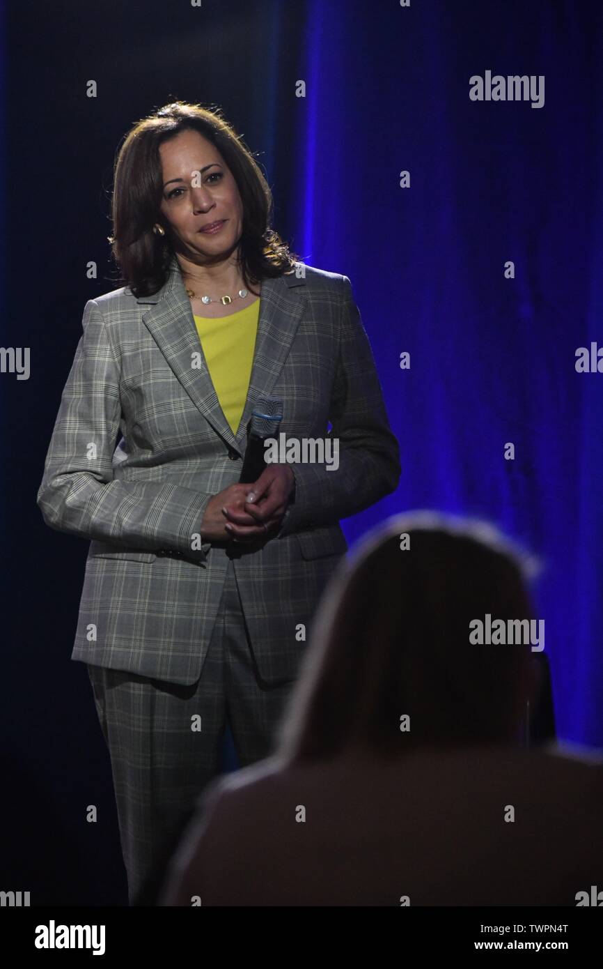 June harris hi-res stock photography and images - Alamy