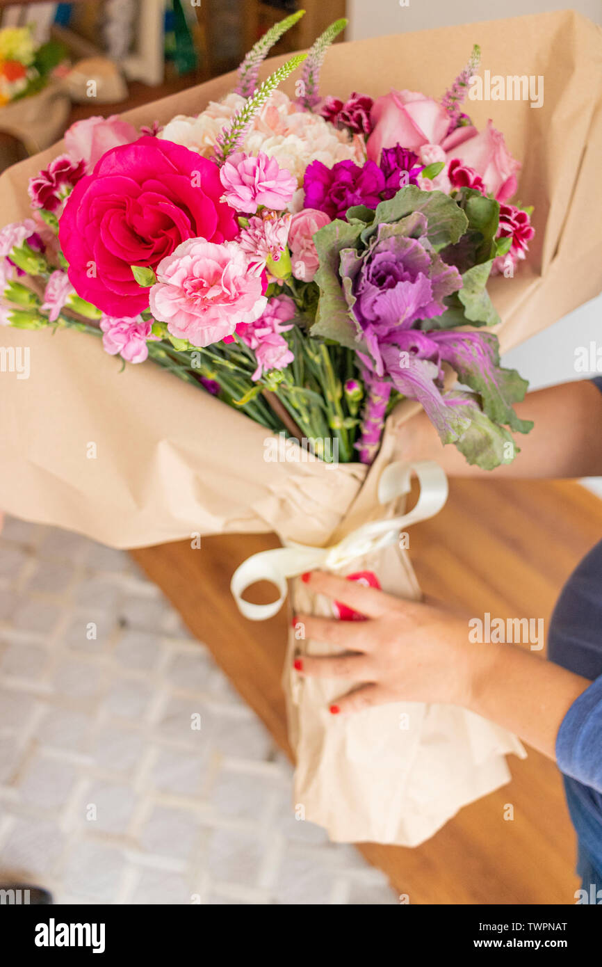 Cabbage roses hi-res stock photography and images - Alamy