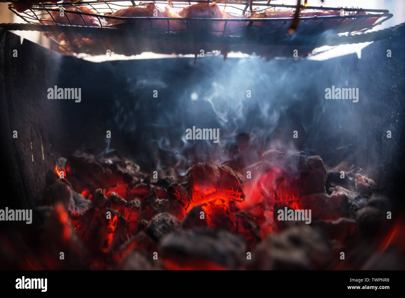 Field charcoal fire hi-res stock photography and images - Alamy