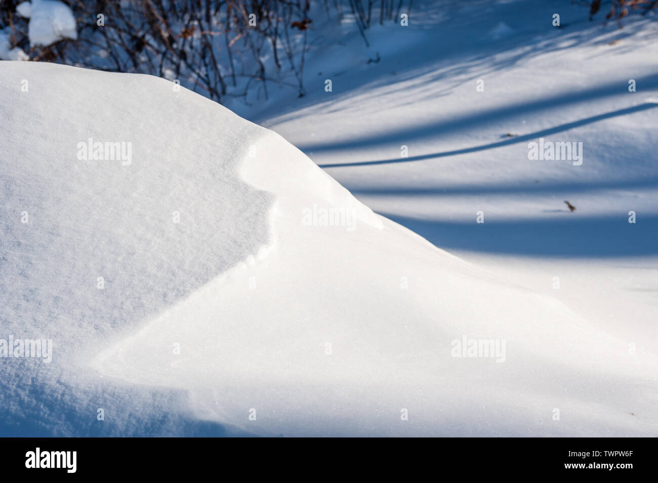 Fresh snow drift hi-res stock photography and images - Alamy
