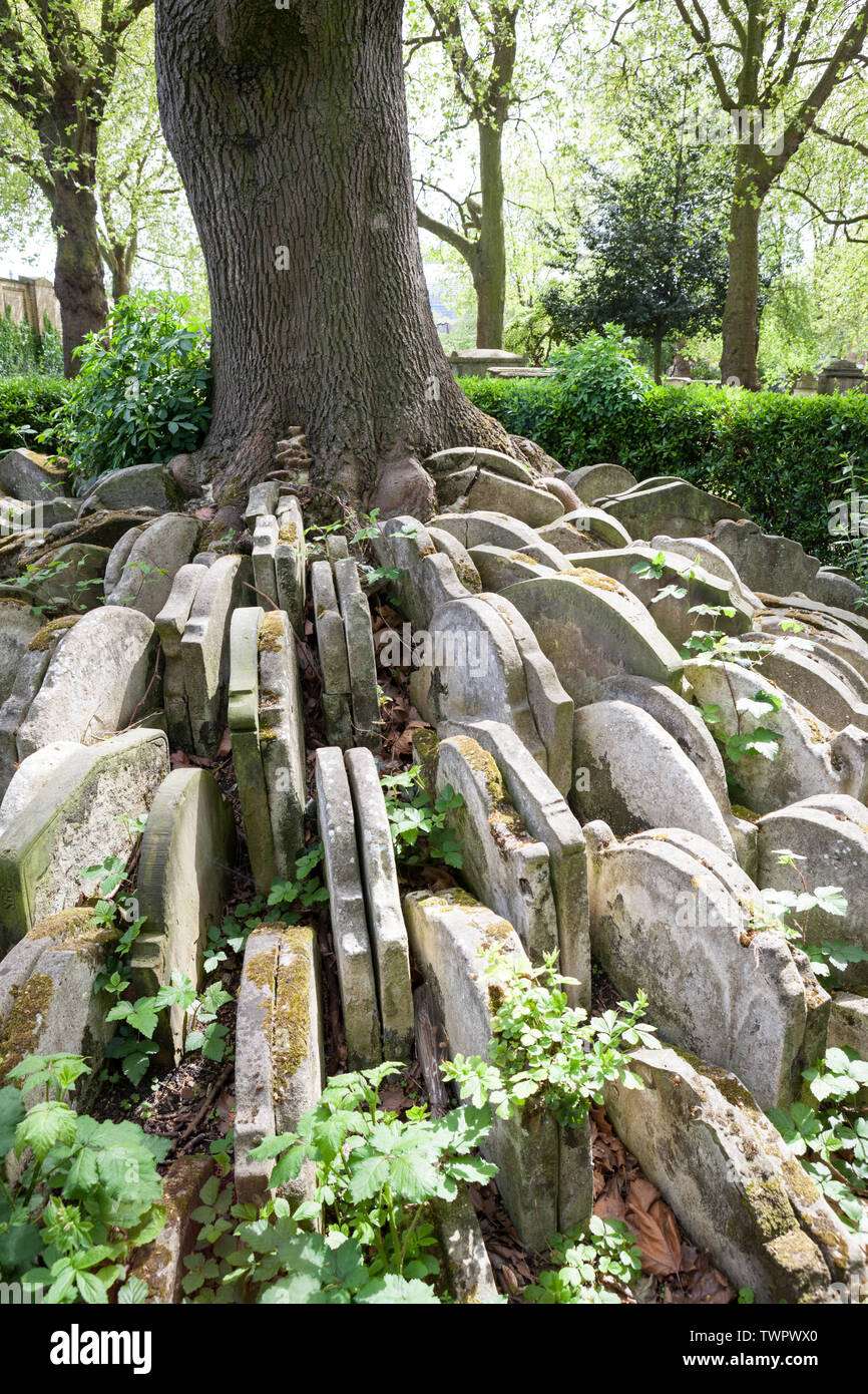 Graveyard headstones gravestones st pancras old church hi-res stock ...