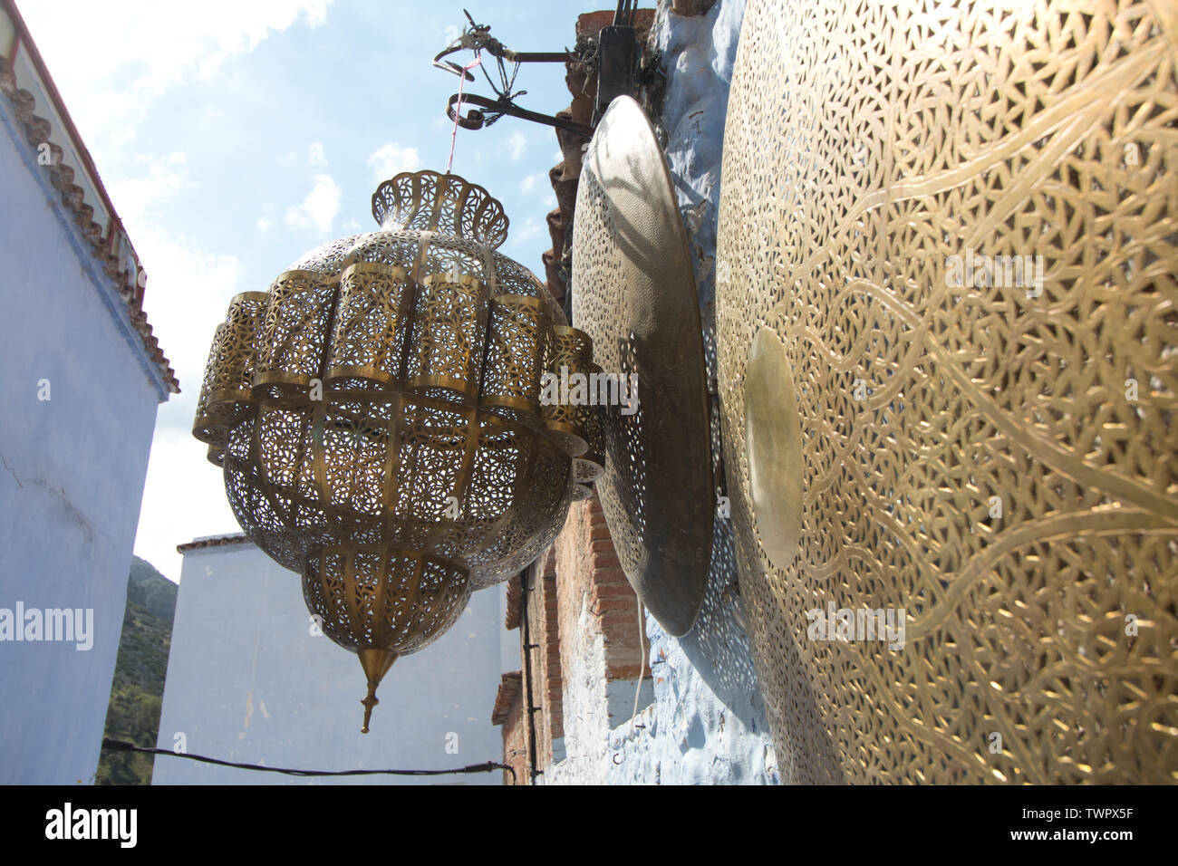 handmade arabic lamp made of bronze Stock Photo - Alamy