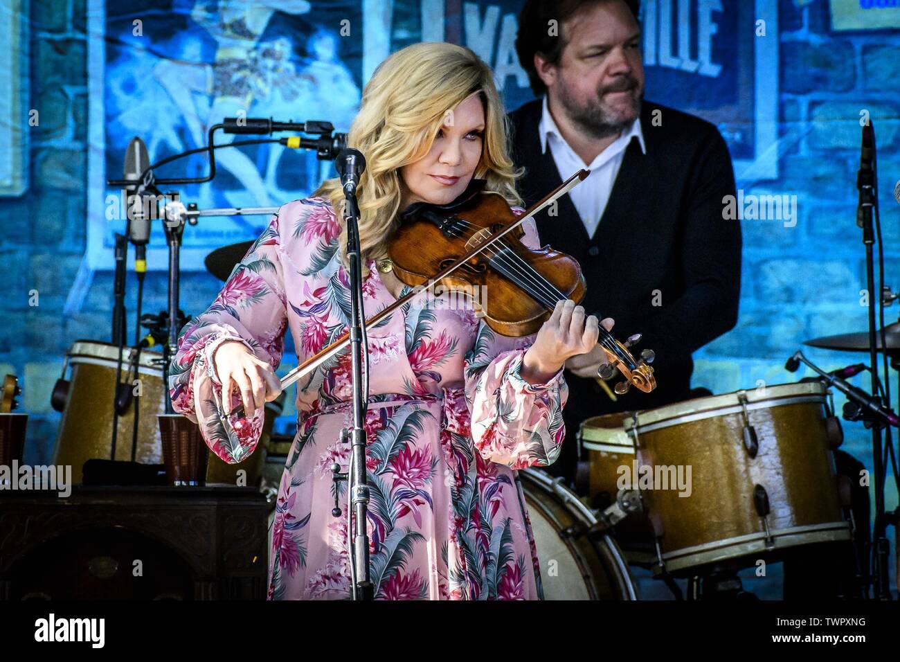 Alison maria krauss hi-res stock photography and images - Alamy