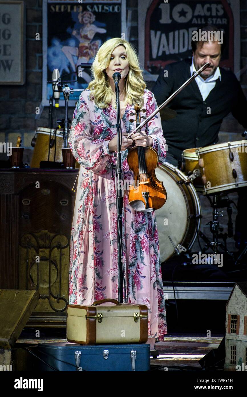 June 21, 2019 - Toronto, Ontario, Canada - American bluegrass-country ...