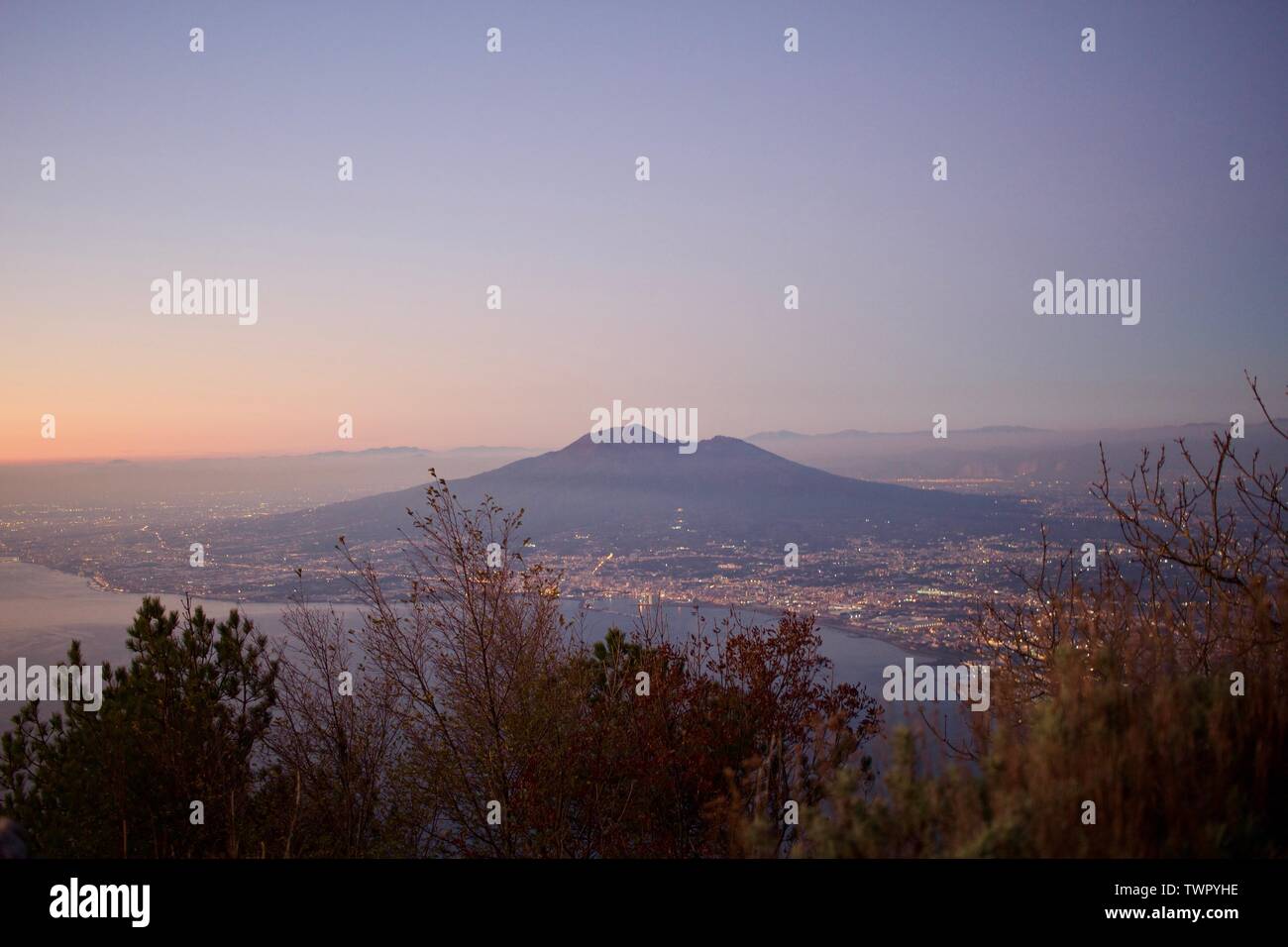 Monte vesuvio hi-res stock photography and images - Alamy