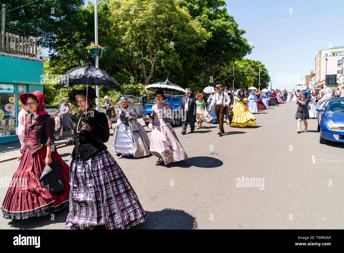 High street victorian period hi-res stock photography and images - Alamy