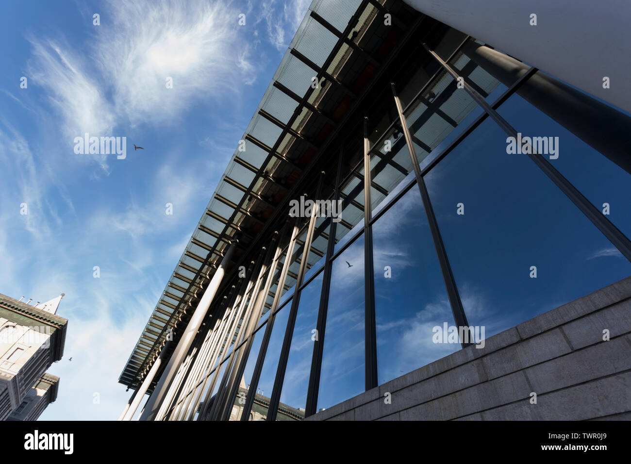 Blue sky reflected on building windows hi-res stock photography and ...
