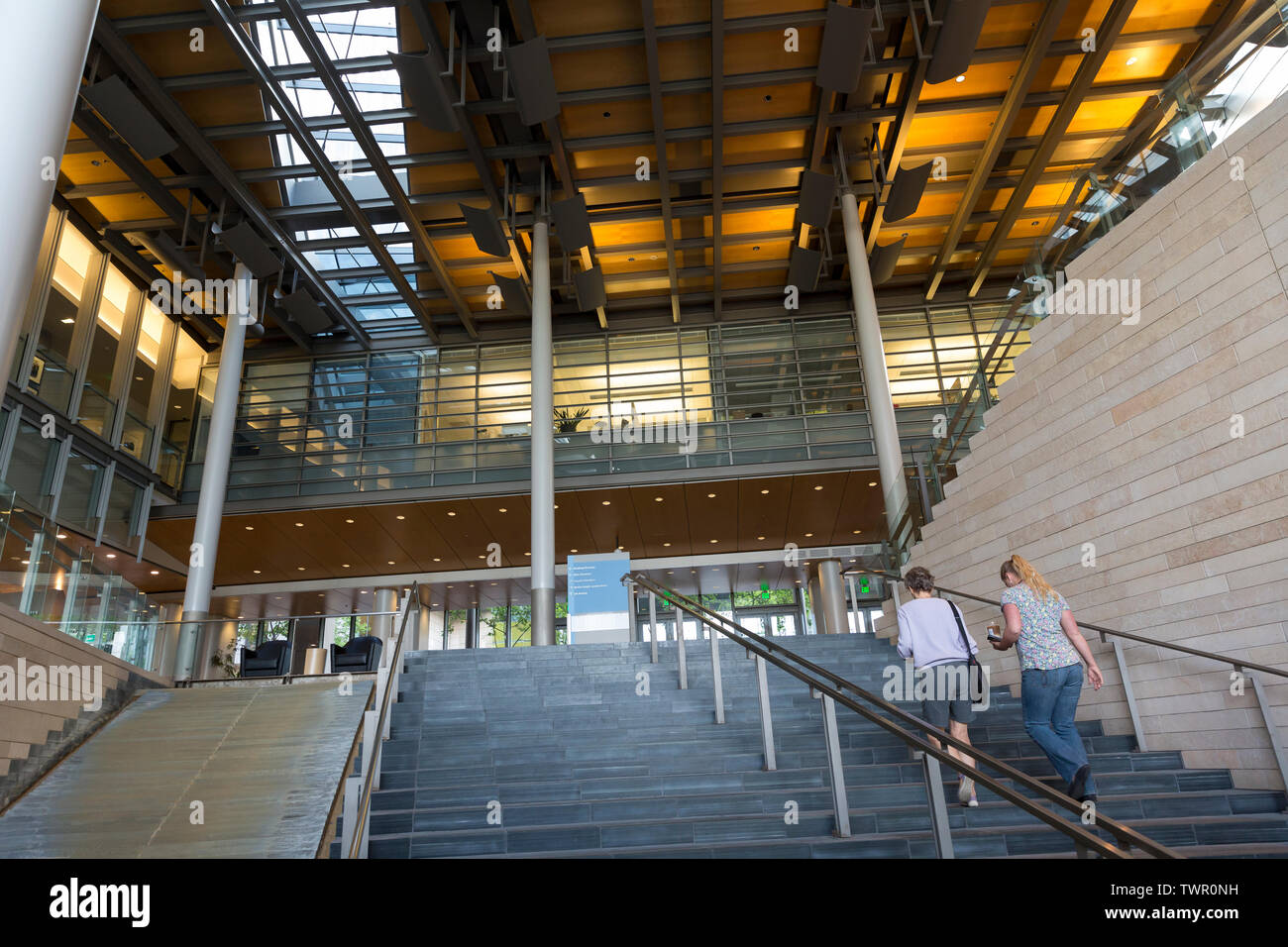 Walking downtown seattle hi-res stock photography and images - Alamy