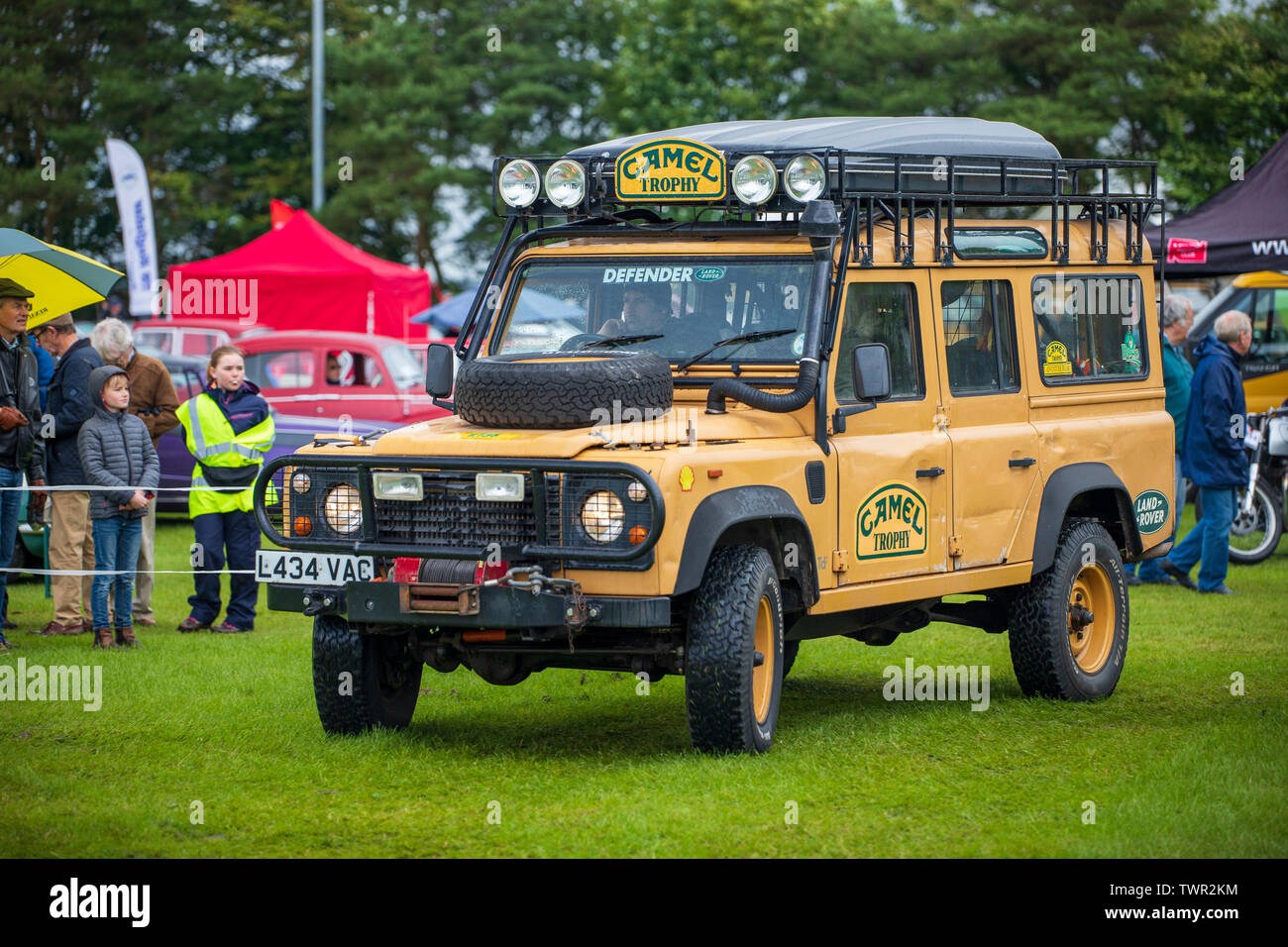 L434 VAC, Land Rover 110 Defender, 1993 in Camel Trophy livery at The ...