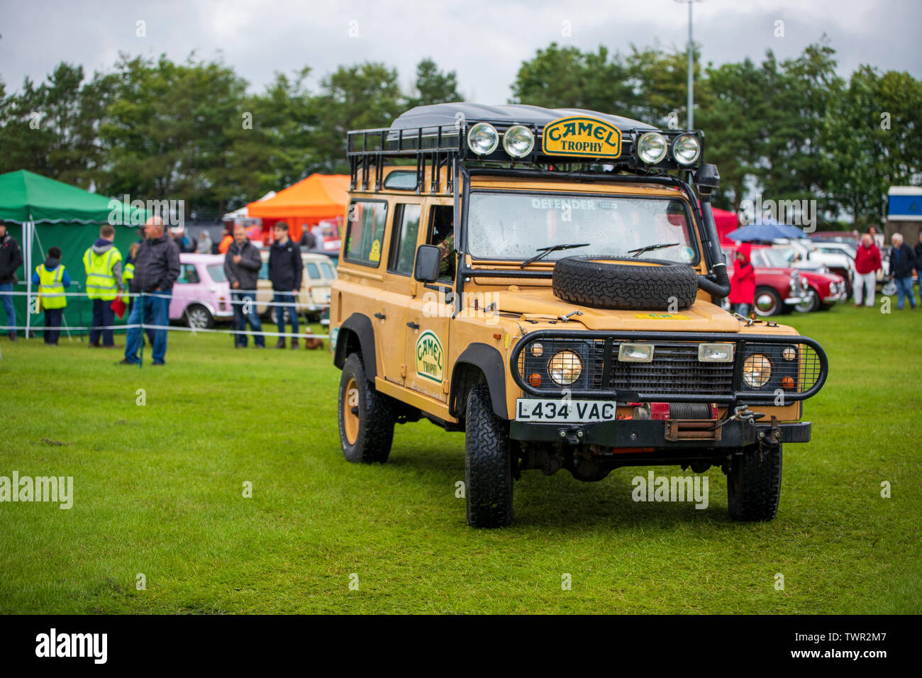 L434 VAC, Land Rover 110 Defender, 1993 in Camel Trophy livery at The ...