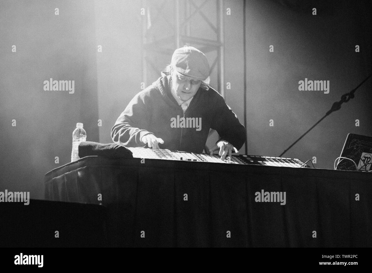 SAN FRANCISCO, CA - June 21: (L - R) Jeremy Ellis of The Roots performs ...