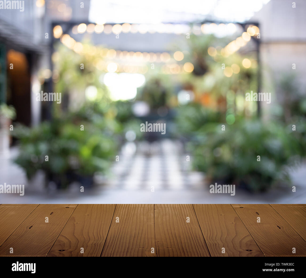 Tabletop counter hi-res stock photography and images - Alamy