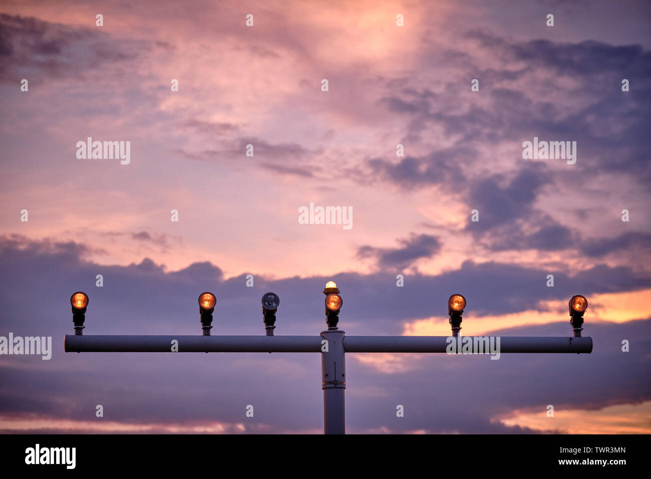 Approach lighting system hi-res stock photography and images - Alamy