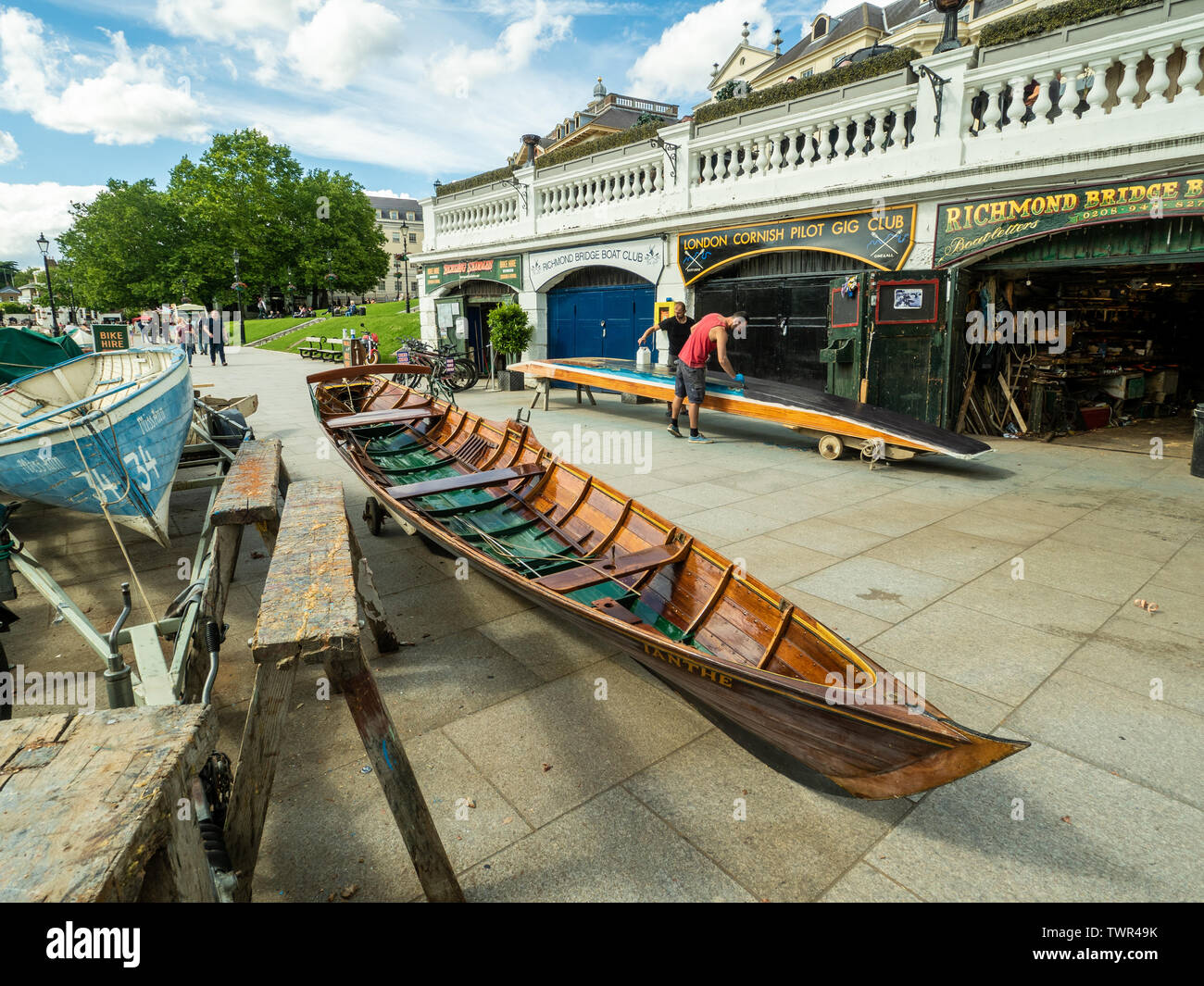 Richmond bridge boat club hi-res stock photography and images - Alamy