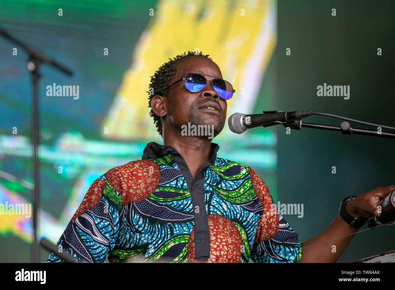 Gasper Nali singing entertains the crowds in Sefton Park at the ...