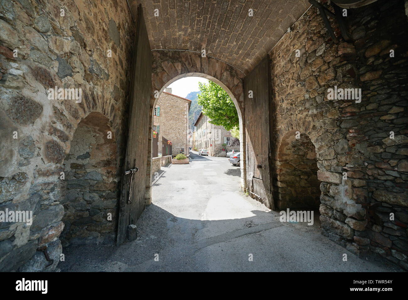 Old village gate hi-res stock photography and images - Alamy