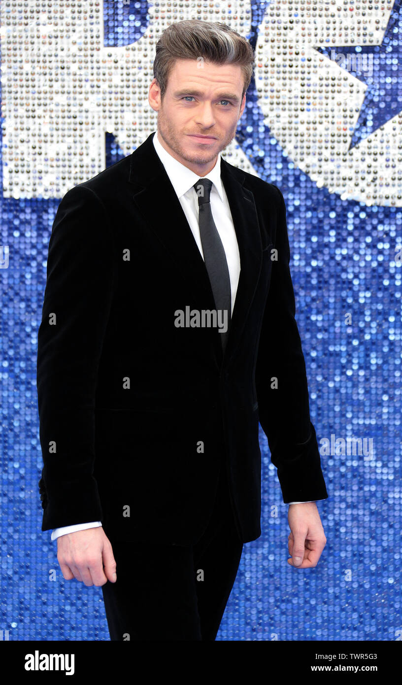 Richard madden smile hi-res stock photography and images - Alamy