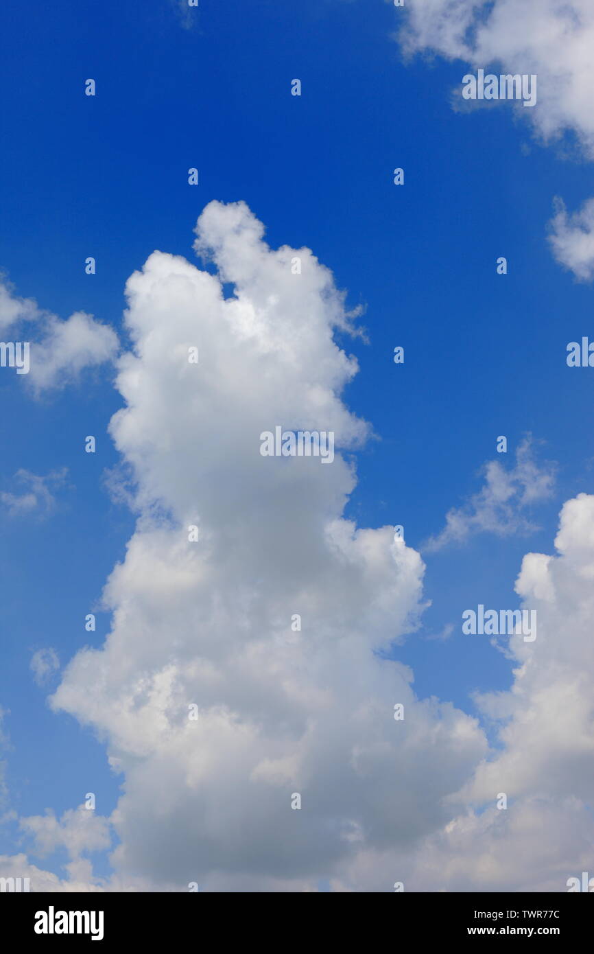 Shower clouds hi-res stock photography and images - Alamy