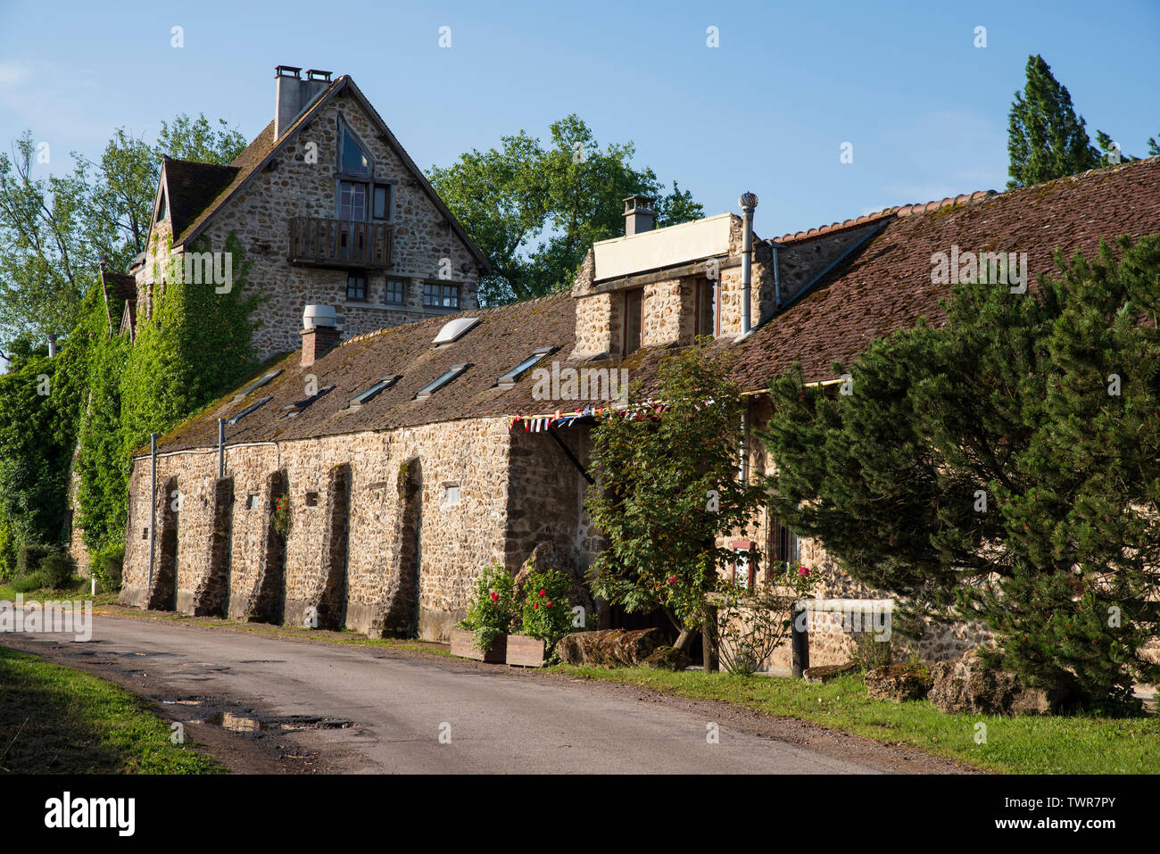 Old house in the Chevreuse Valley near Paris in France Stock Photo - Alamy