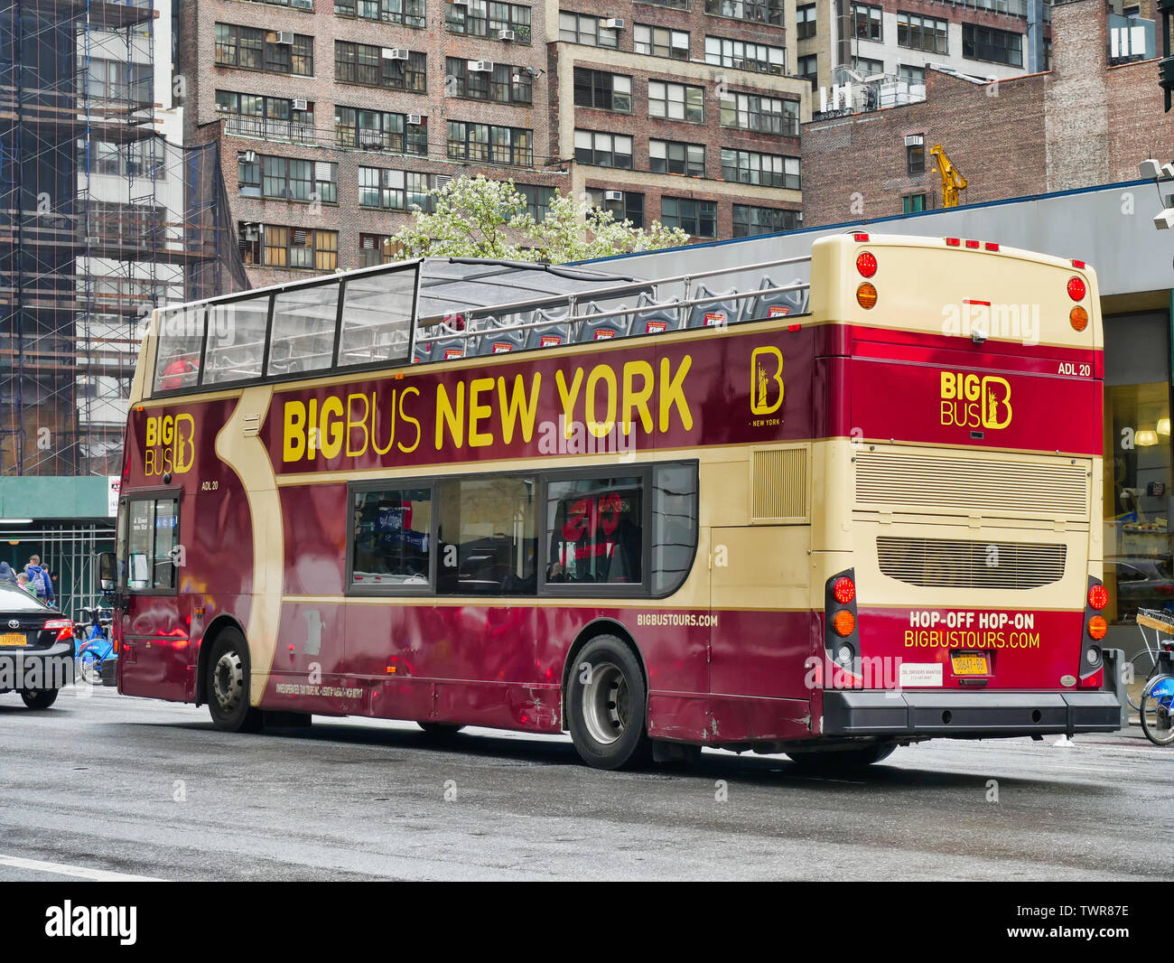 New york touristic bus hi-res stock photography and images - Alamy