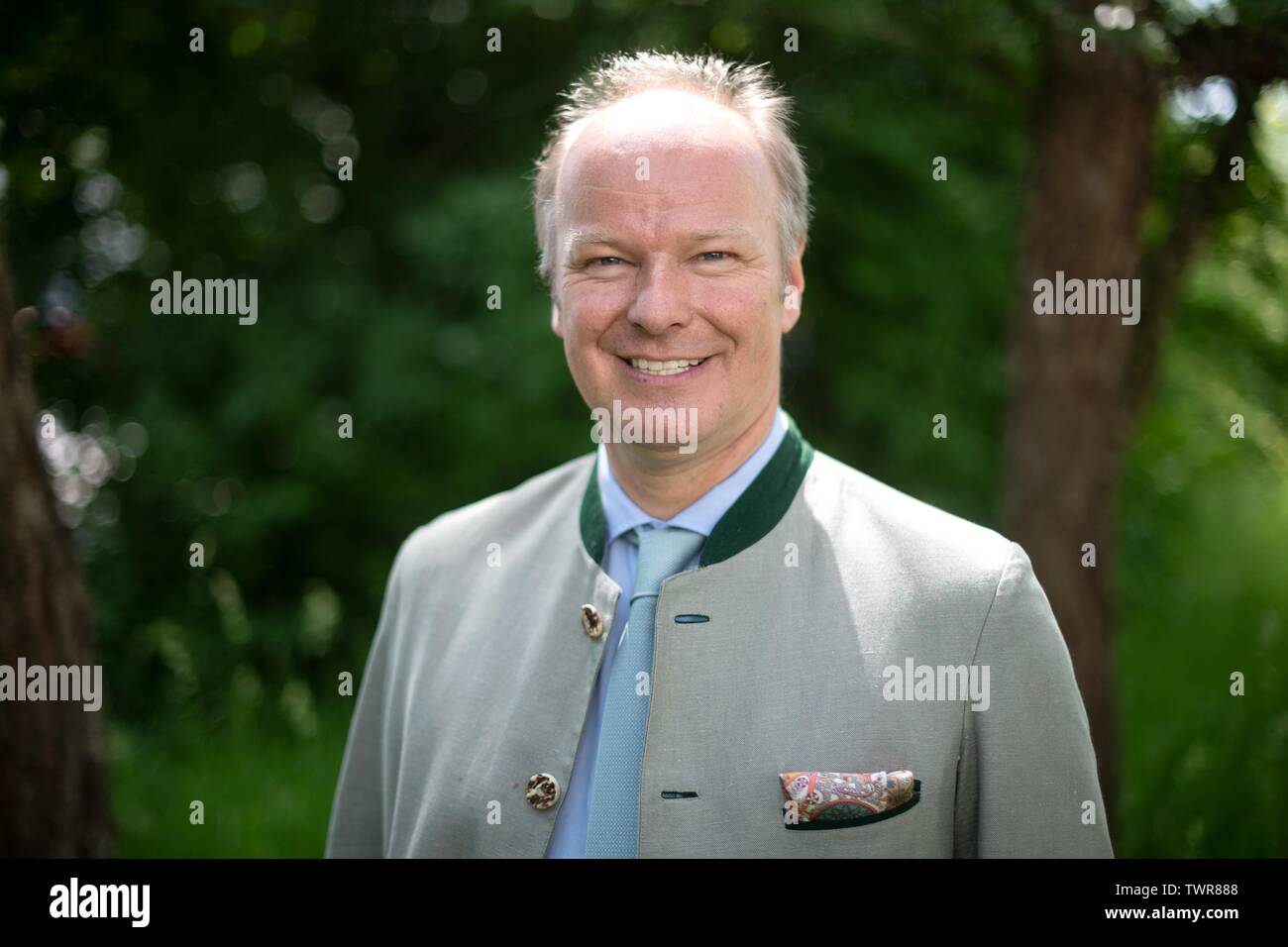 Hipp holding hi-res stock photography and images - Alamy