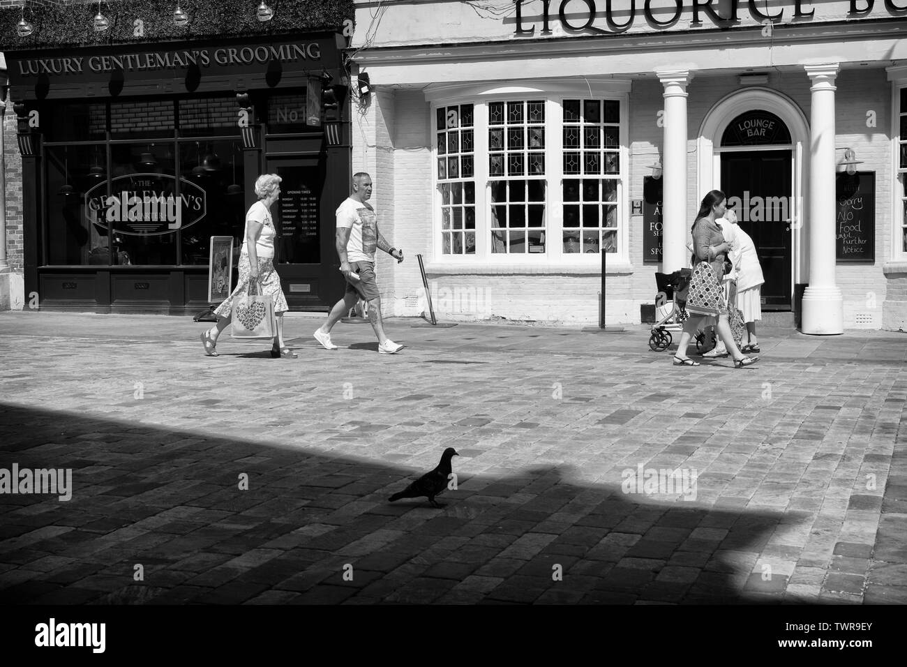 market day Pontefract Stock Photo - Alamy