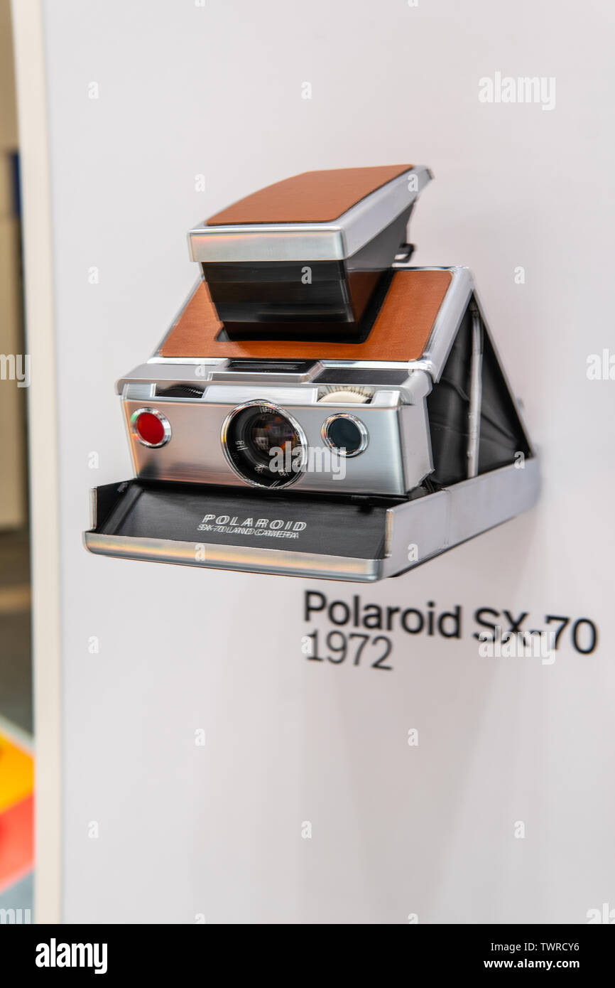Polaroid originals hi-res stock photography and images - Alamy