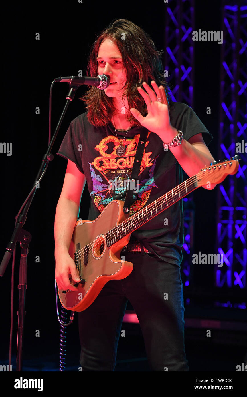HOLLYWOOD FL - JUNE 21: Tyler Bryant of Tyler Bryant & The Shakedown ...