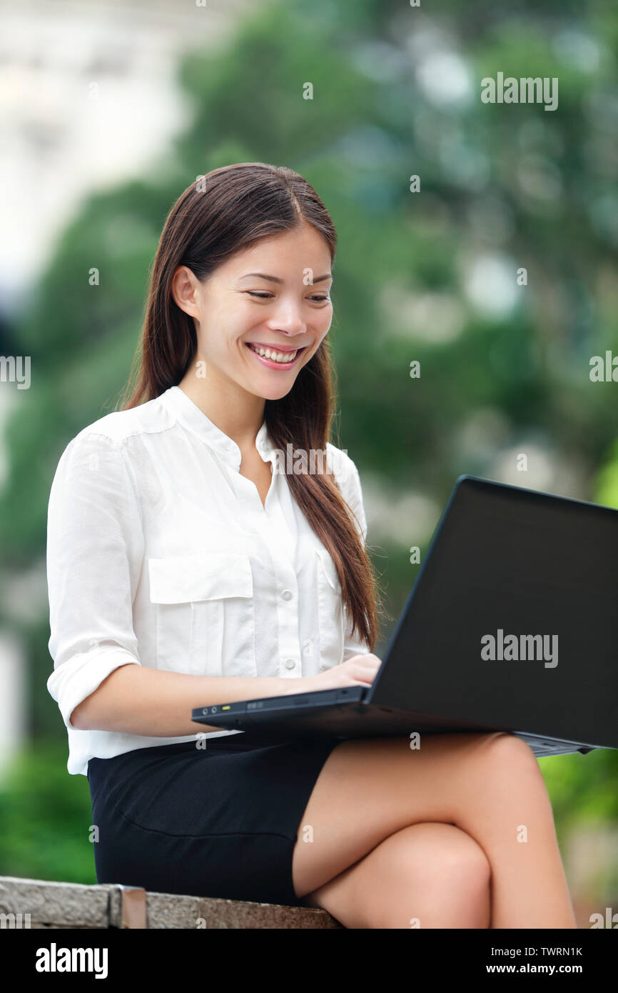 China hong kong beautiful woman hi-res stock photography and images - Alamy