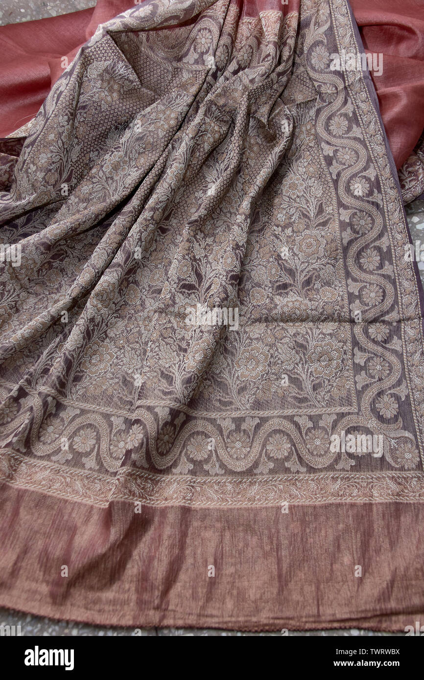 Indian woman fabric mumbai hi-res stock photography and images - Alamy