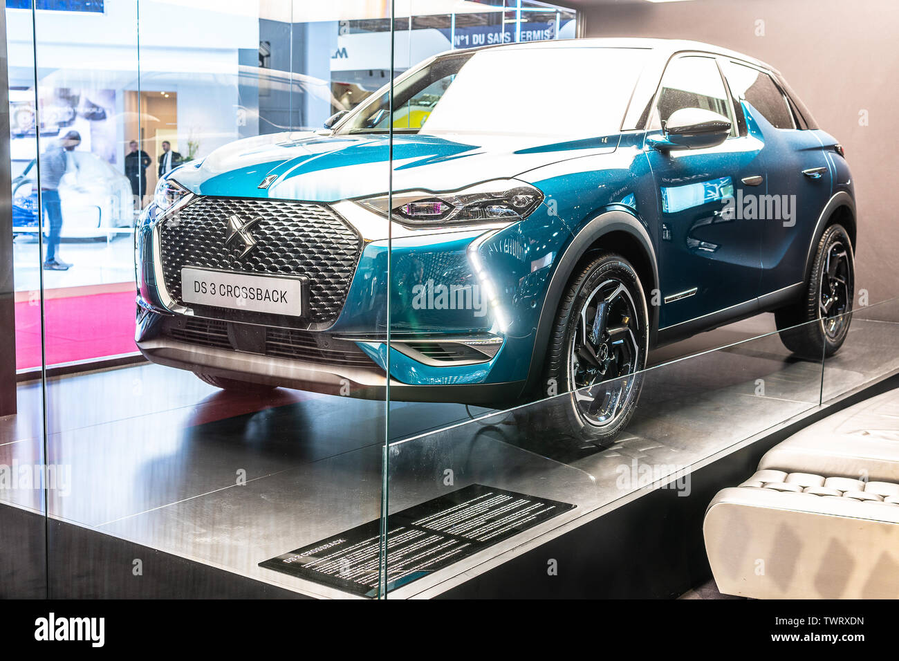 Blue citroen ds car hi-res stock photography and images - Alamy