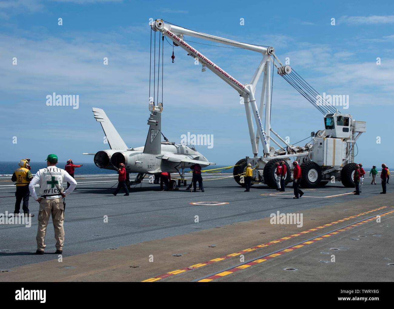 Tilly crash crane hi-res stock photography and images - Alamy