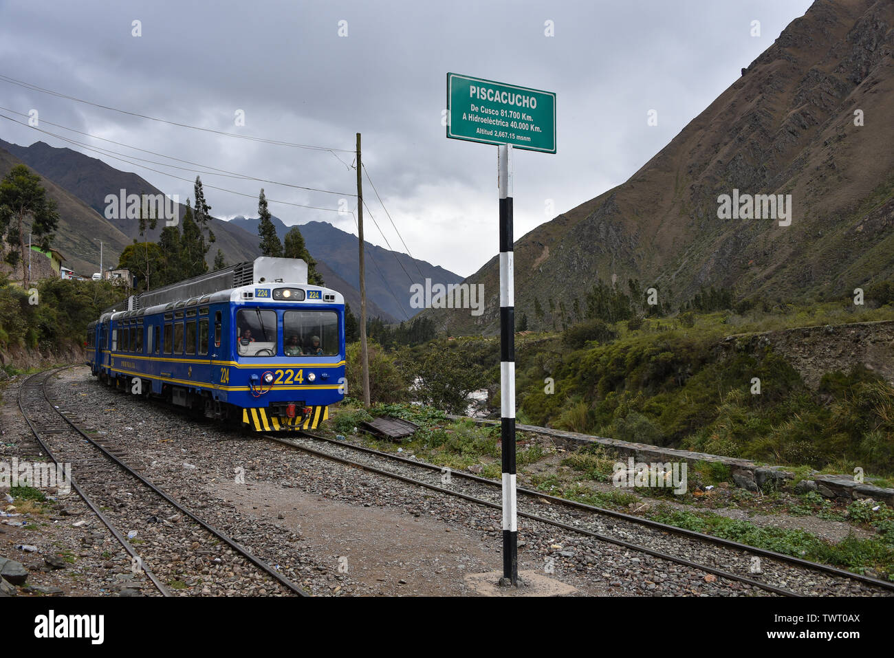 Vistadome train peru hi-res stock photography and images - Alamy