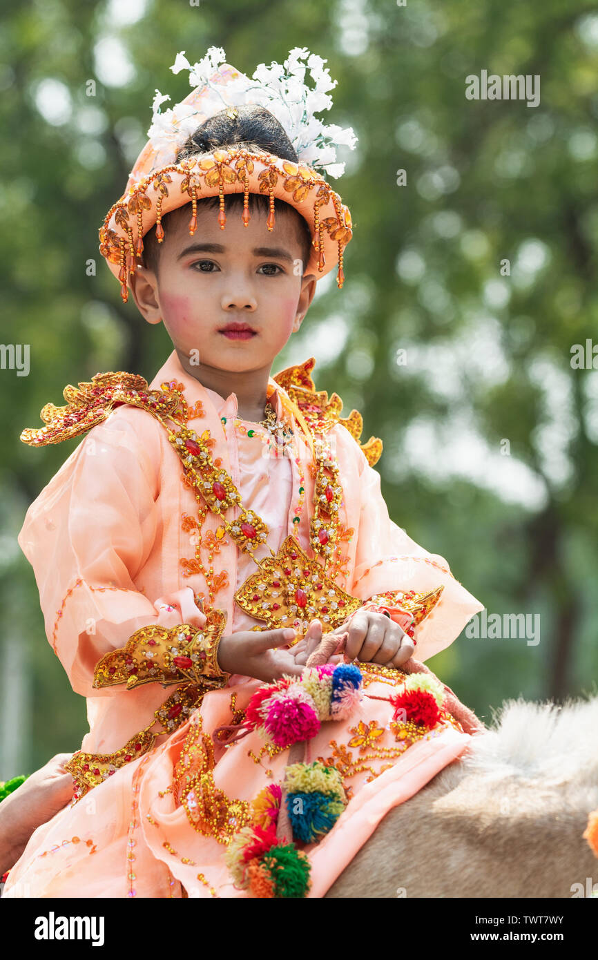 Buddhist novitiation ceremony hi-res stock photography and images - Alamy