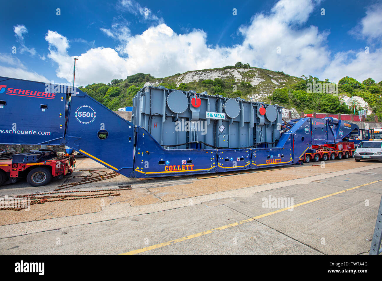 A Siemens Transformer preparing to be transported from Dover Docks by ...