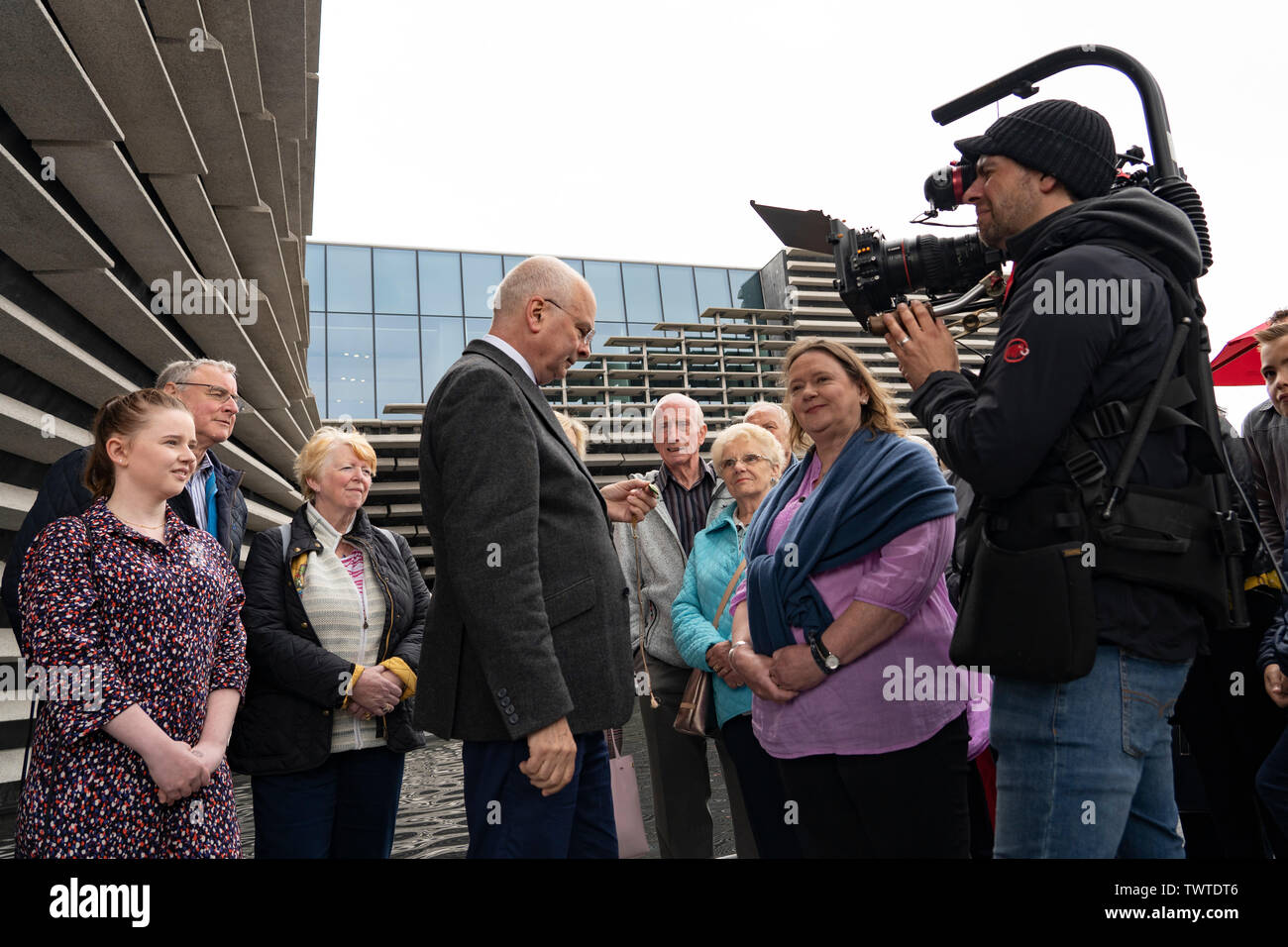 Geoffrey munn antiques hi-res stock photography and images - Alamy