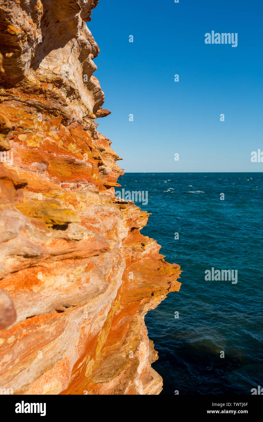 Rock formation and Indian Ocean at Gantheaume Point Broome daytime ...