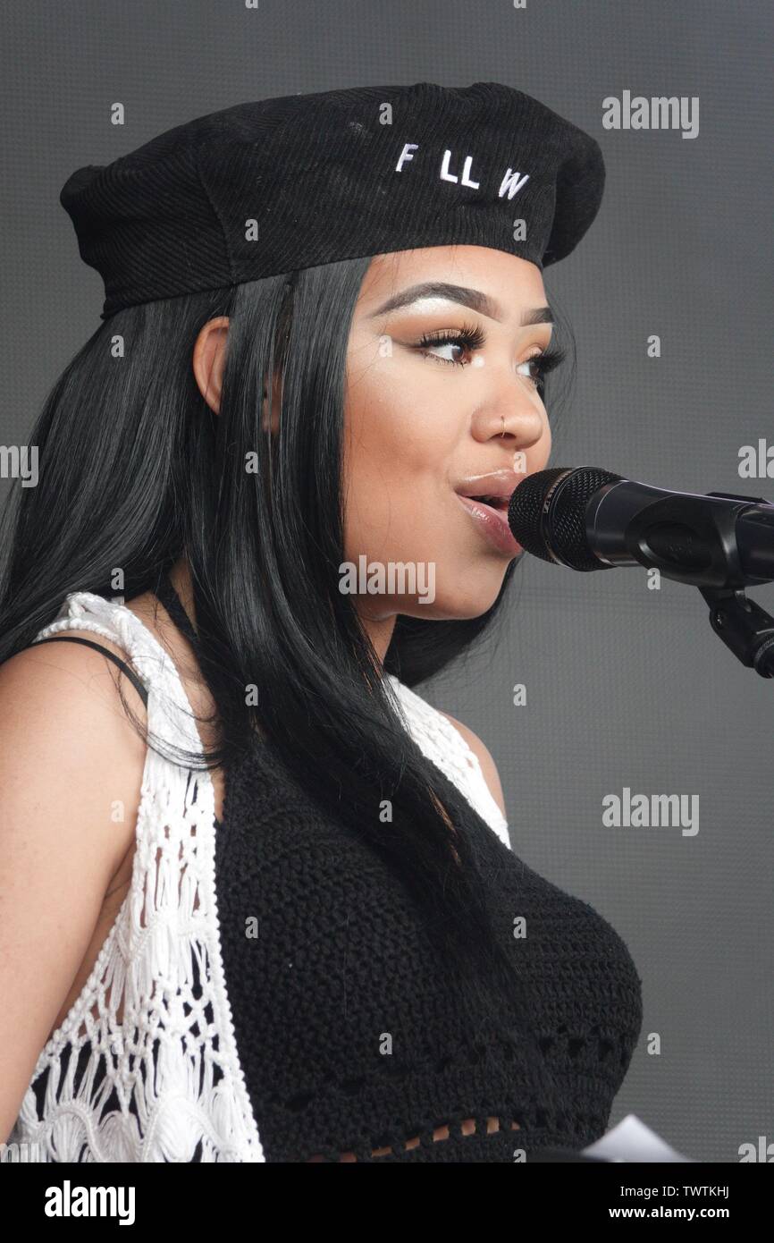 Bbc 1xtra hi-res stock photography and images - Alamy