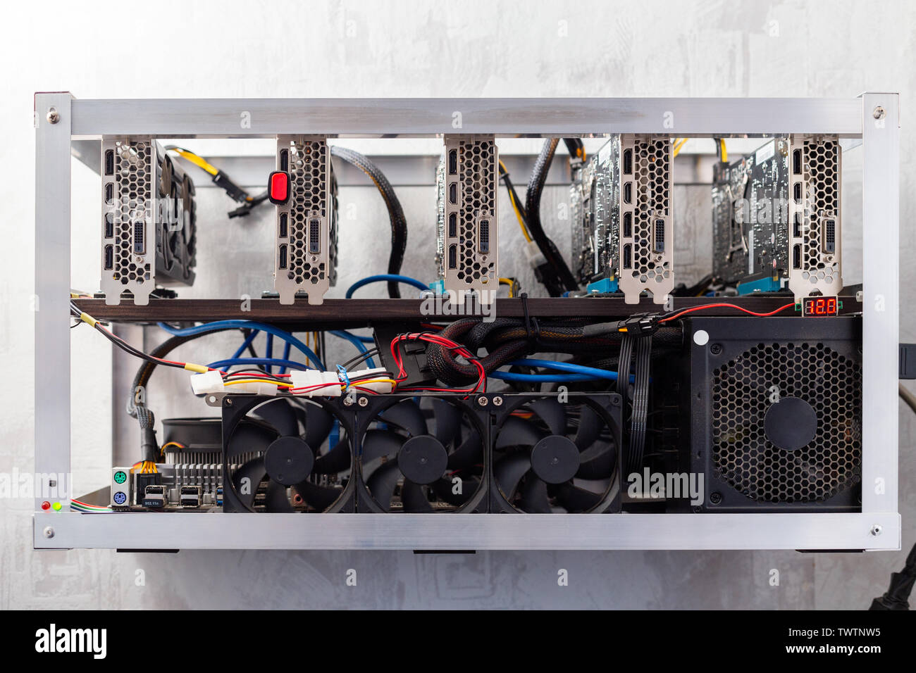 Ethereum rig hi-res stock photography and images - Alamy